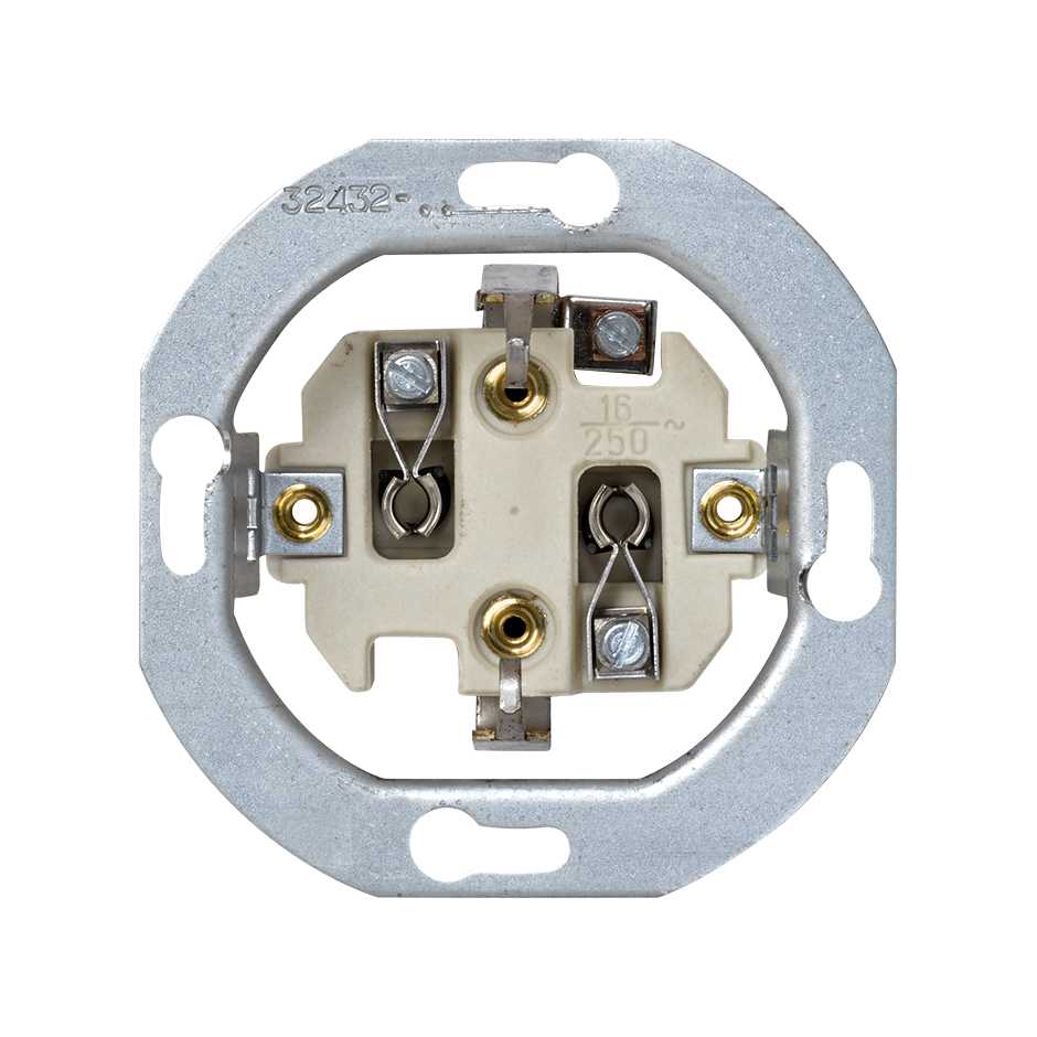 German two-pole socket outlet I0/16A 250V~ with screw terminal ...