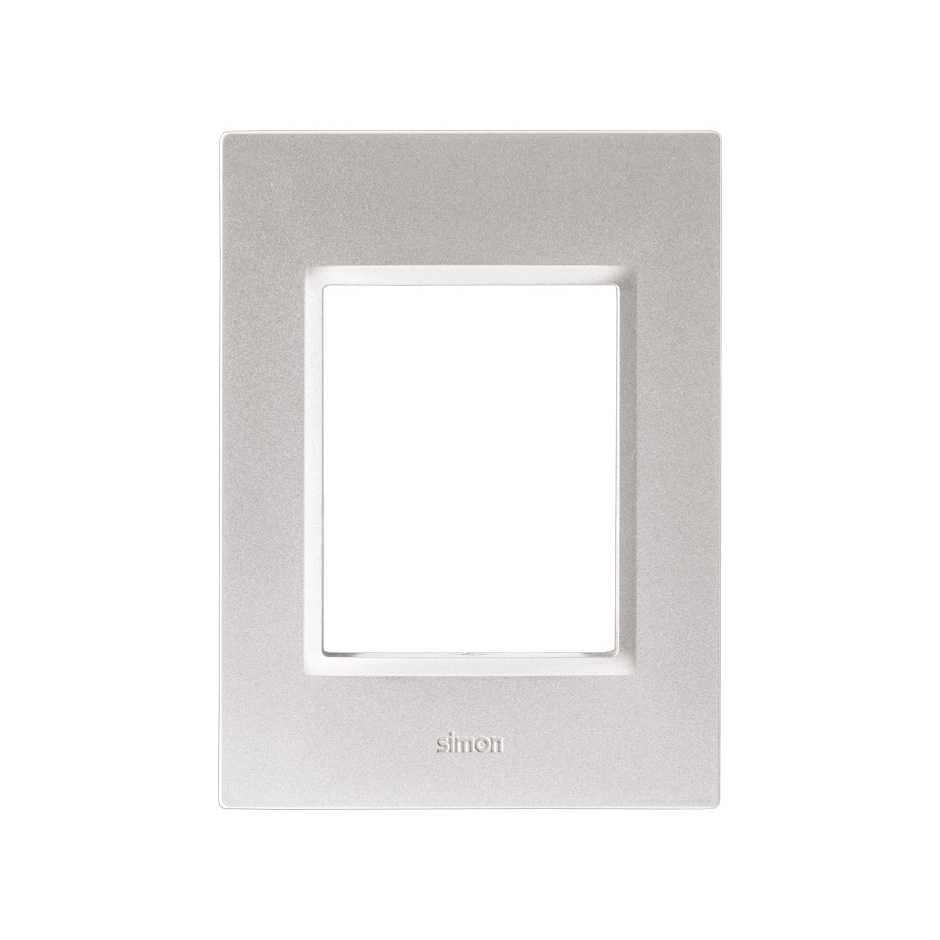 Placa de 3 módulos color aluminio con chasis Simon 82 Prisma | SIMON