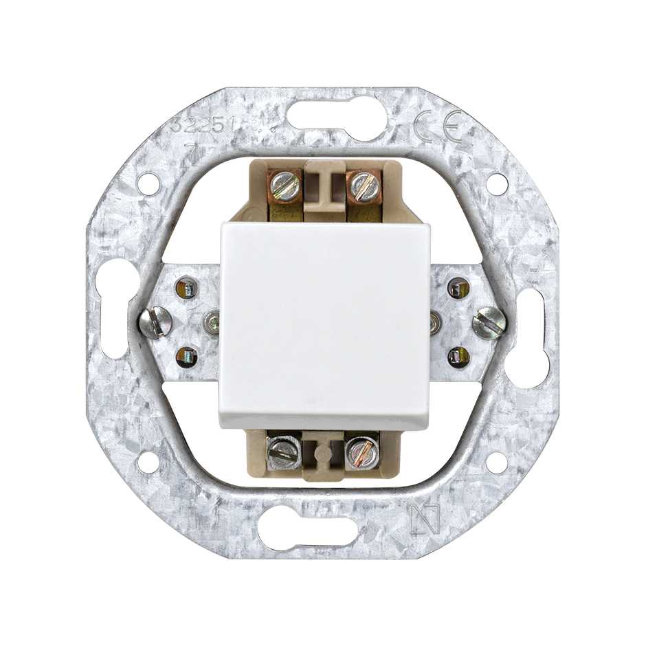 Intermediate switch 10AX 250V~ with screw terminal connection white ...