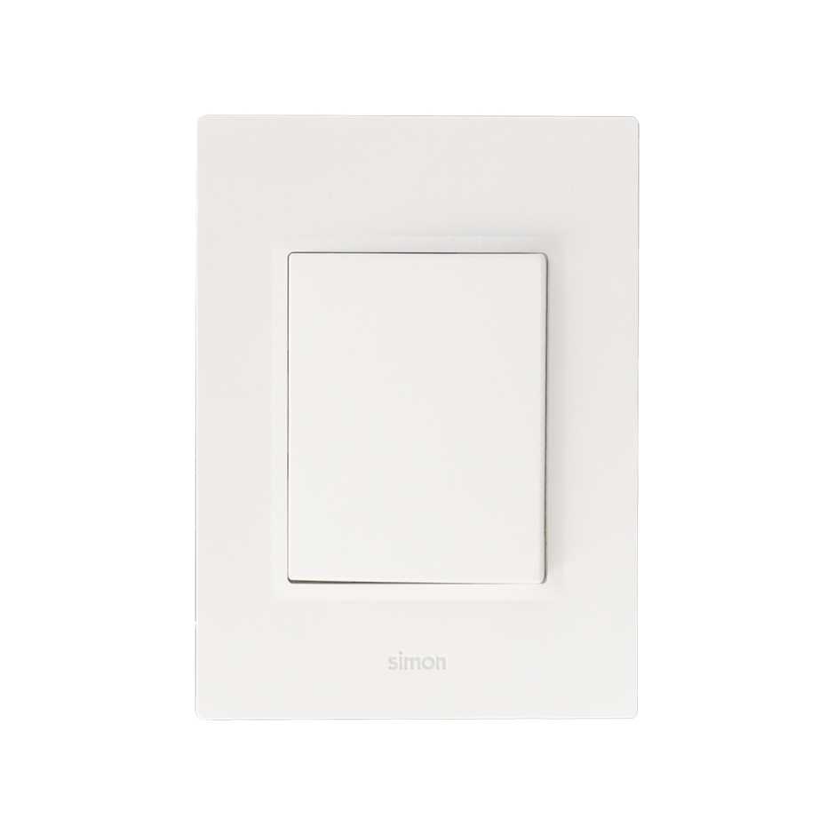 Placa de 3 módulos color blanco con chasis Simon 82 Prisma | SIMON