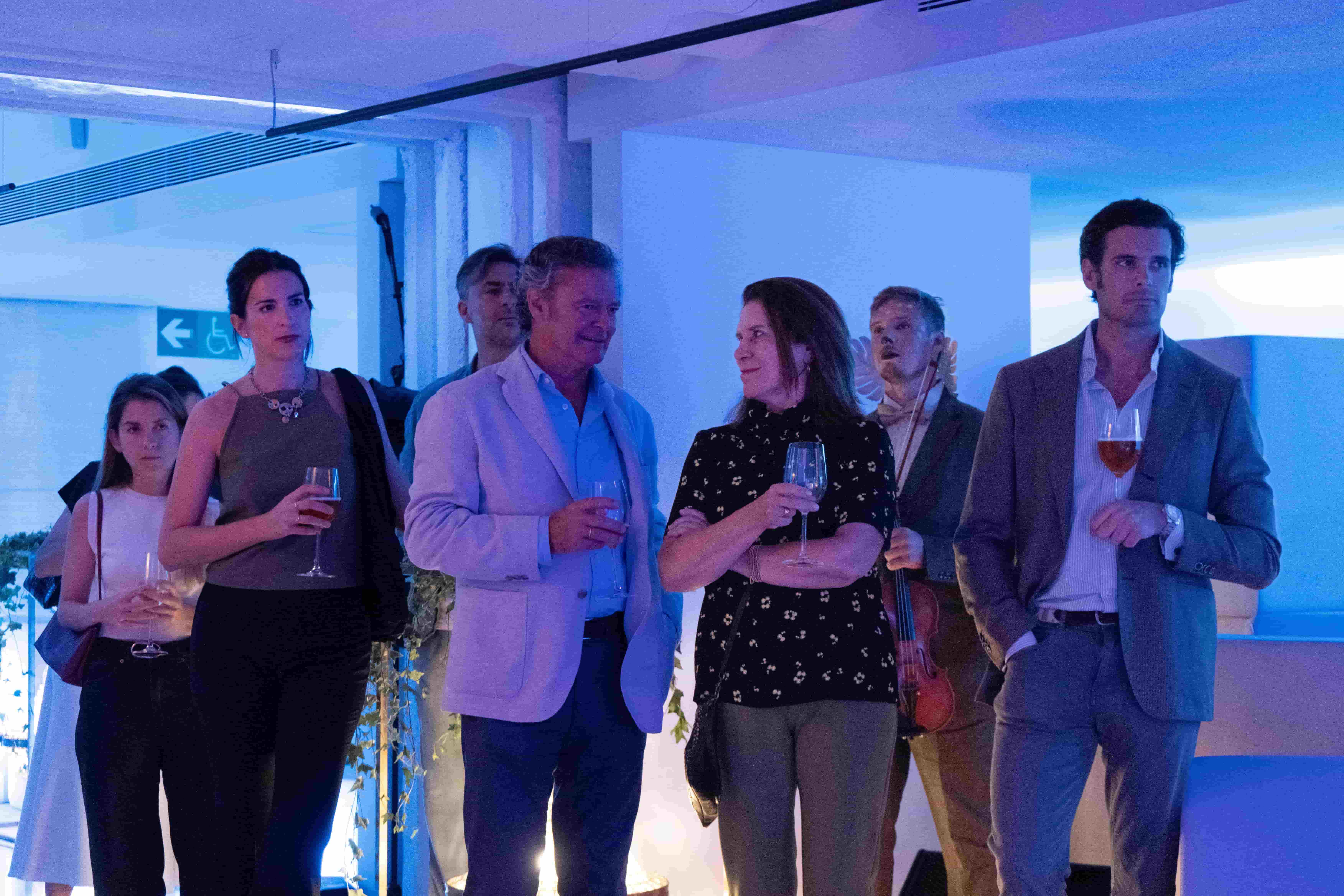 Bright Nights: Una Experiencia Sensorial en Torno a la Luz con Simon y ...