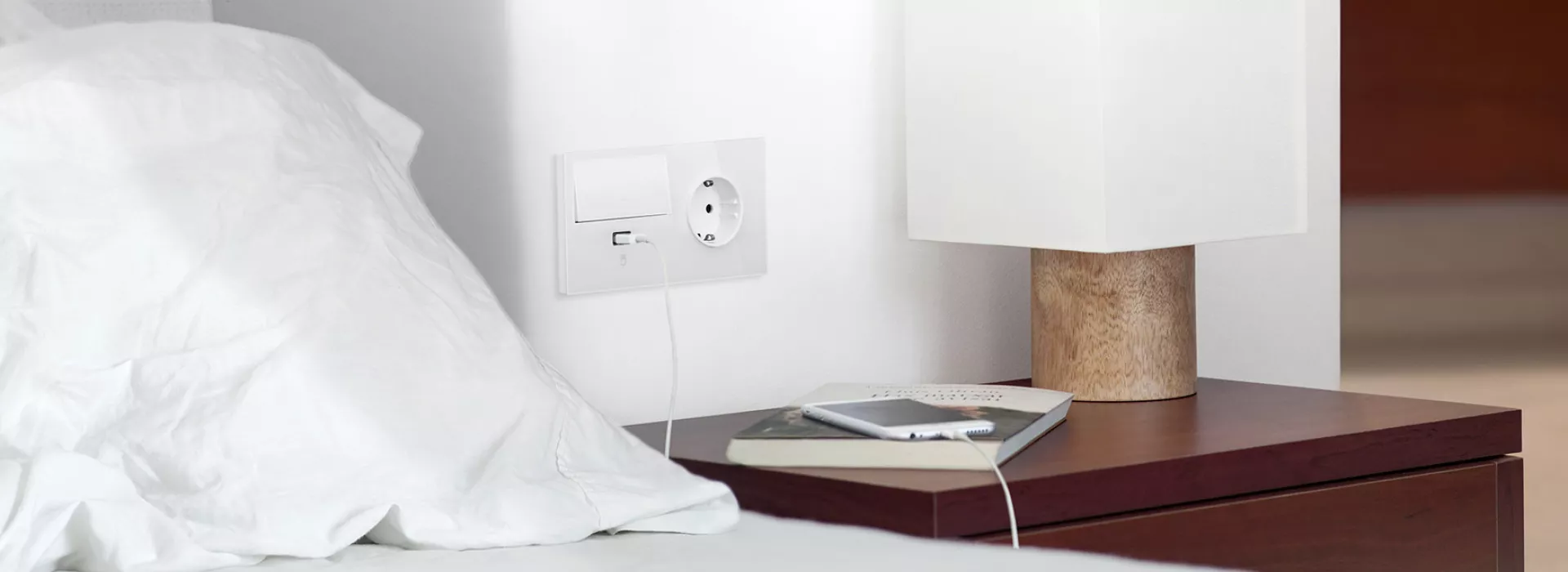 Cargador USB: instalación y soluciones de carga | SIMON